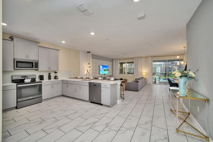 9 Br Family Home | 8 Min To Disney! - Orlando, FL