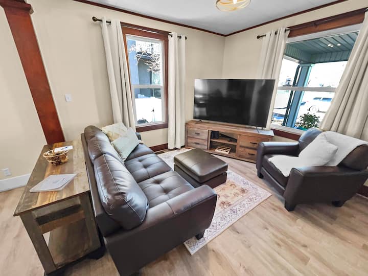 Grand Lodge Pet-friendly Home W/ Workspace - Grand Junction, CO