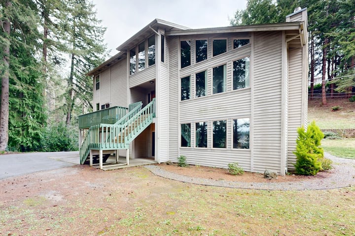 3br With Deck & In-home Bar/lounge - クース・ベイ, OR