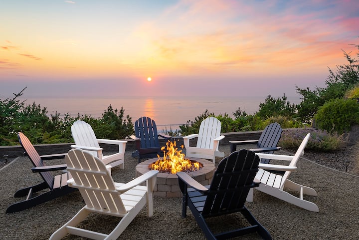 *New Listing* Luxury Ocean Front Paradise W/ Spa - リンカーン・シティ, OR