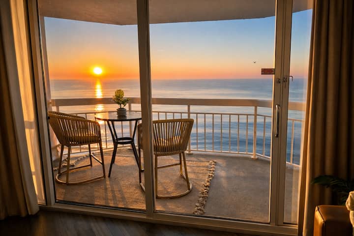 Ocean Front Resort - Hot Tub, Heated Pool, Balcony - Murrells Inlet, SC