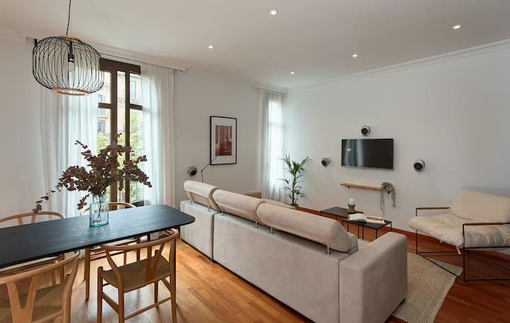 Elegant 3bed2bath W/balcony Near The Beach - Barcelone