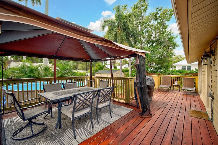 Palm Tree Home - Private Pool Haven, Pet-friendly! - Bradenton, FL