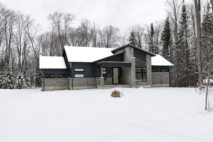 Modern 3br Cottage~game Room~fire Pit~trails~bbq - Ontario 60