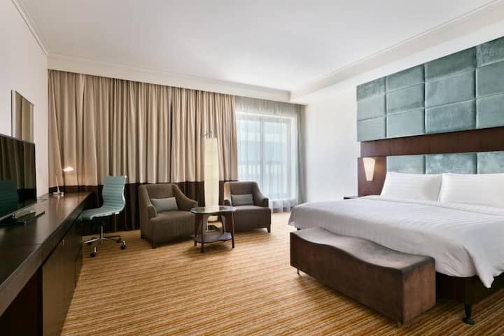 Deluxe King Room Near The Souk Qaryat Al Beri - Abu Dhabi