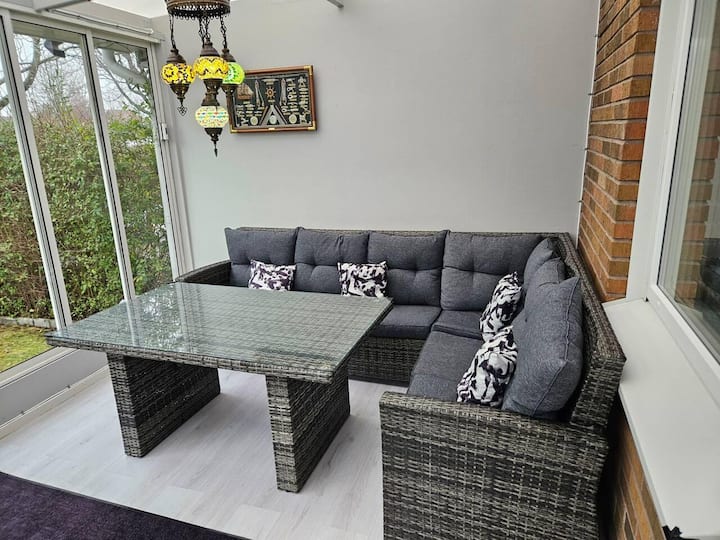 3br House, Sleeps 7 With Balcony-garden-bbq-freep - Malmö