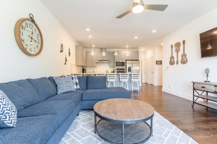 6beds + Safe & Quiet! 6min Airport & 15todowntown - Percy Priest Lake, TN