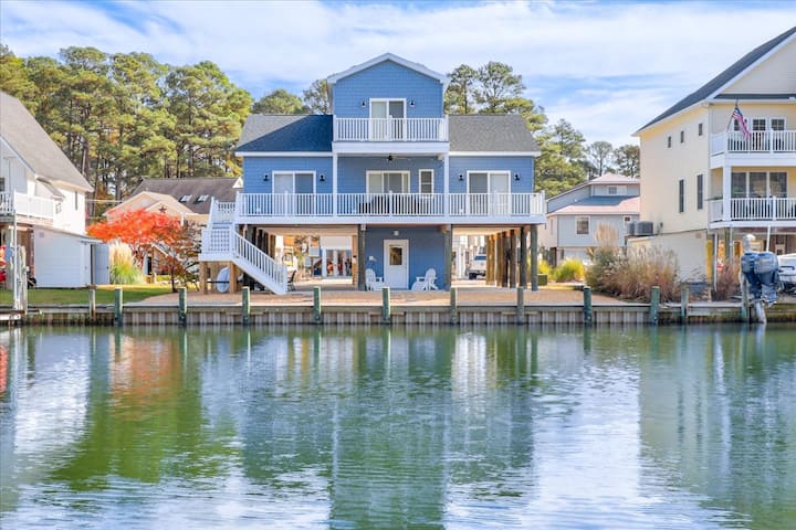 Coastal Crab By Seaside Vacations & Sales - Chincoteague, VA