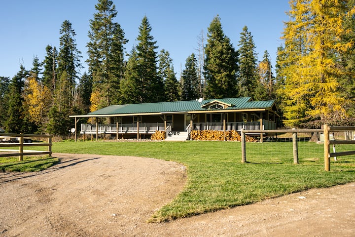 Farmhouse - Peaceful 5 Bedroom / 3 Bath - Whitefish, MT