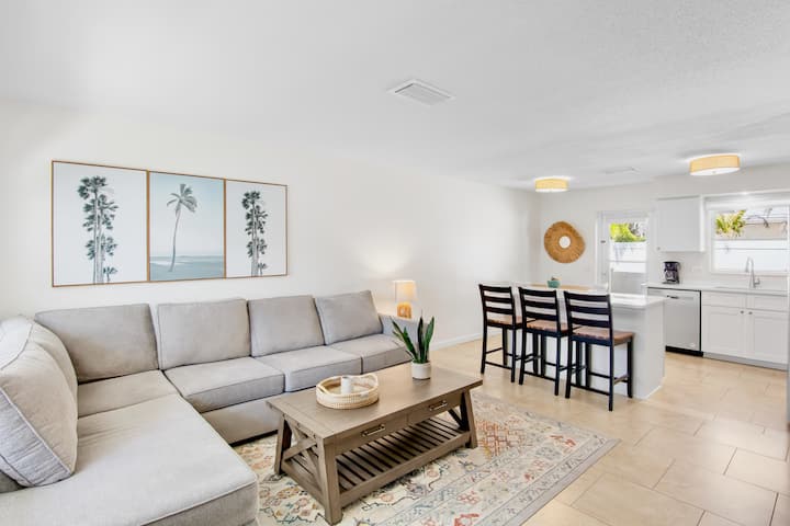 North End Duplex - Short Stays Available! - Anna Maria Island, FL