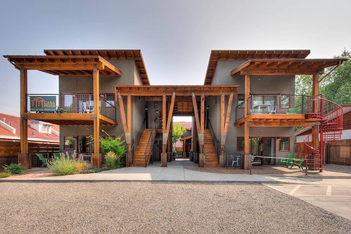 Stylish Casita Moab "2" - In Town - Outdoor Sauna - Moab, UT