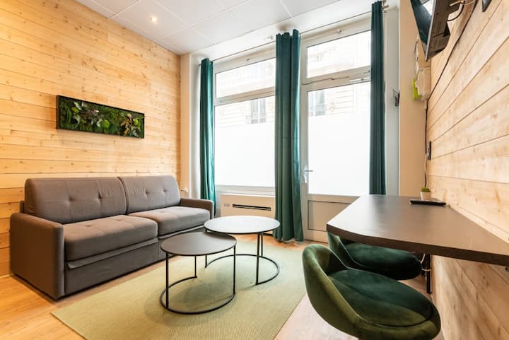 Charming Parisian Apartment With Private Sauna - Musée du Louvre