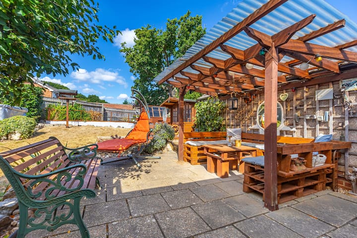 Cosy Cottage With Great Walks & Dog Friendly - Poole