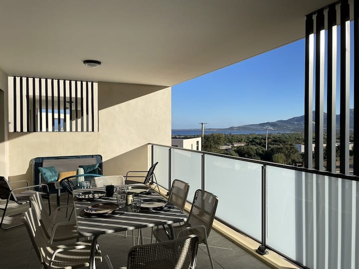 Calvi : 2 Chambres, Vue Mer Et Piscine - Calvi