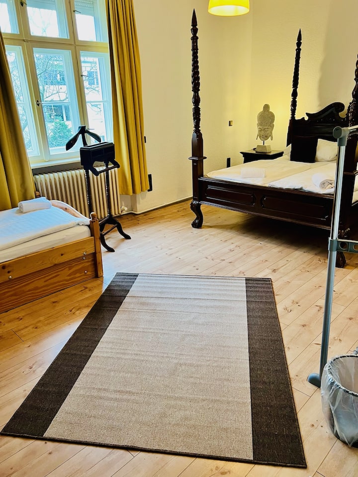 Triple Room With Shared Bathroom - Berlin