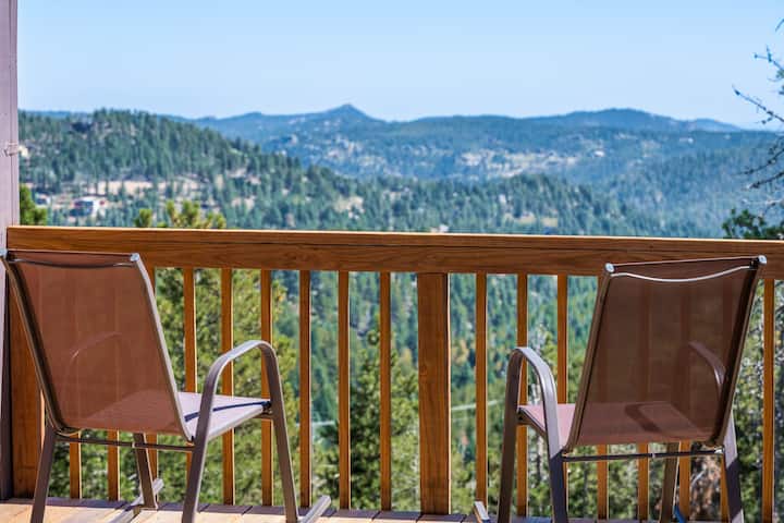 5 Bedroom Home With Mountain Views - Evergreen, CO