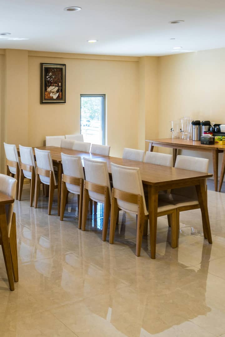 Kitchenette For Easy In-room Meal Prep - Woodhaven - Queens NY