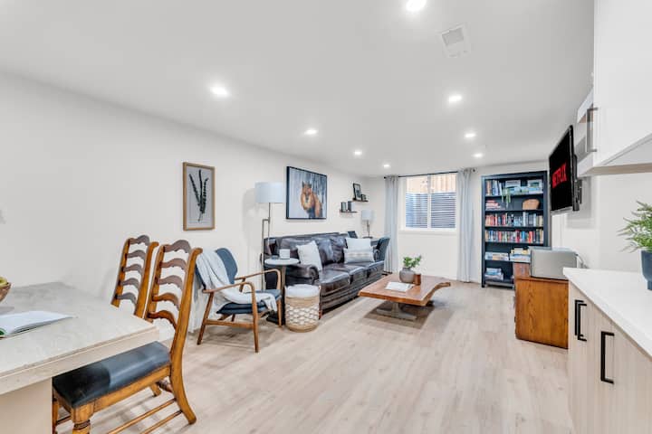 The Maple Tree Airbnb - Burlington