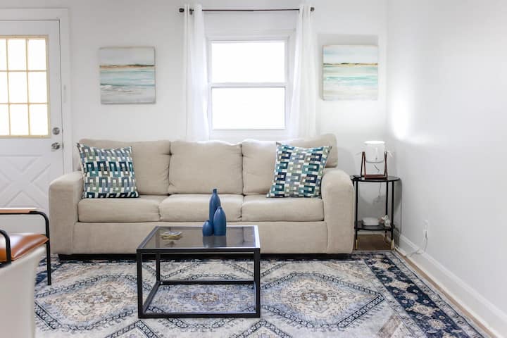 Willoughby Spit Sojourn | Beach Side | 2 Br - Norfolk, VA