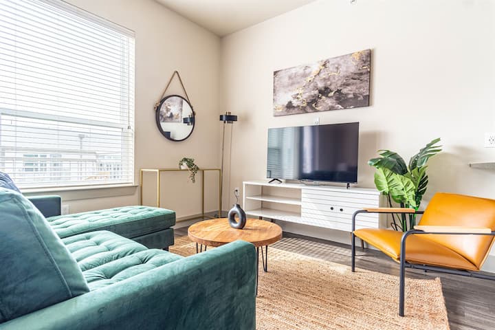 Dashing King Studio Suite | Pool, Parking + Gym M - Richardson, TX
