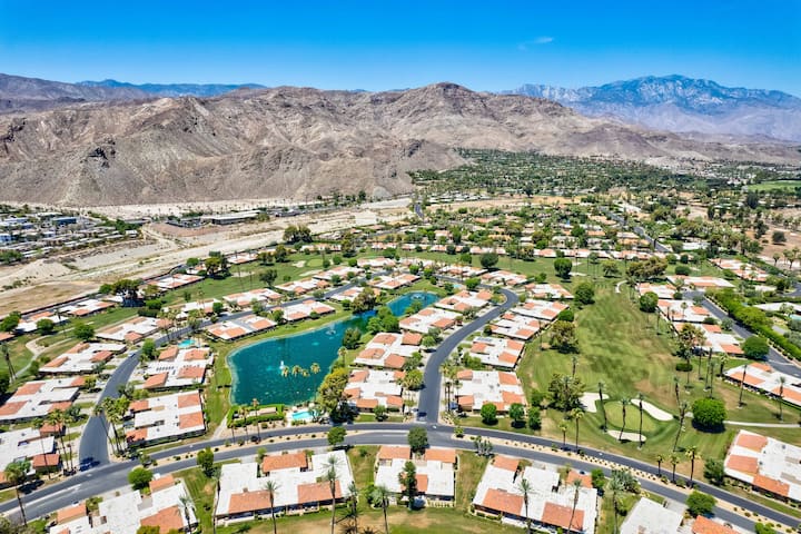 Contemporary Condo W Panoramic Views In Sunrise Cc - Rancho Mirage, CA