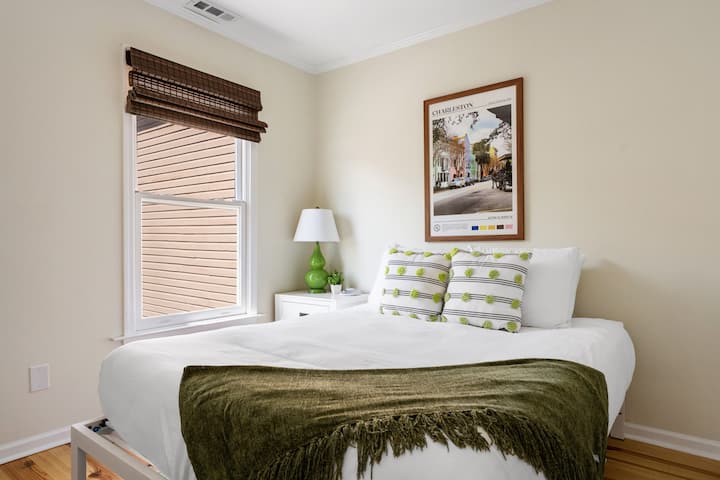 Historic Condo Just Steps To Upper King Street - Charleston, SC