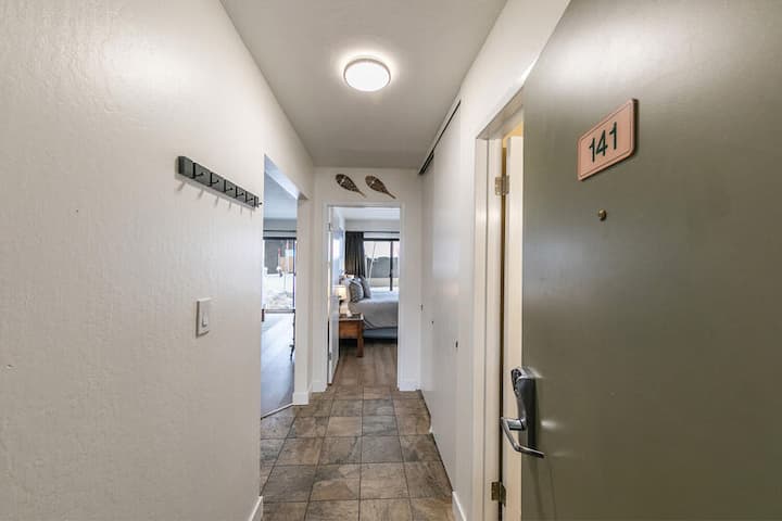 King 1br Condo W/lakeview #141 Donner Lake Village - Truckee