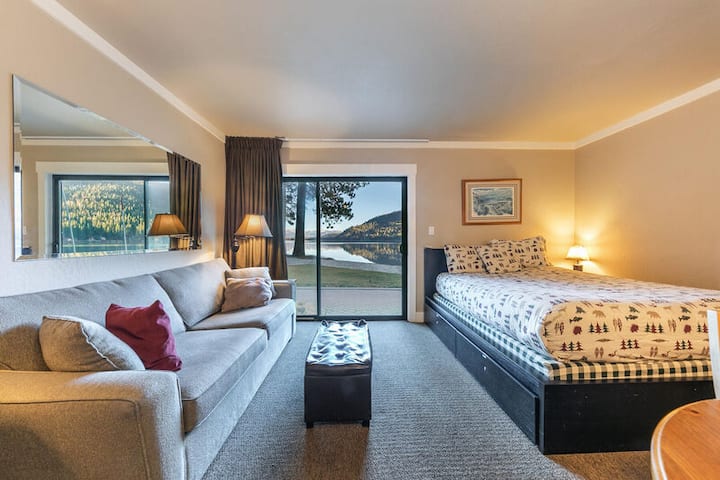 Studio W/lake View #145 At Donner Lake Village - Truckee, CA