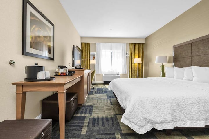 Spacious Good-value Accommodation! Pets Allowed! - Vacaville, CA