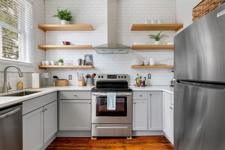 Downtown Family-friendly Home By Restaurants - Charleston, SC