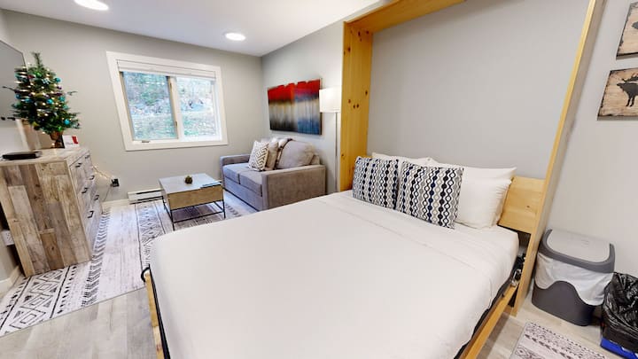 Snow Creek #13 Suite - Sun Peaks