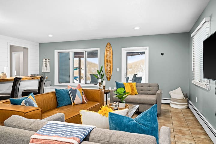 Beachfront Apt With Hot Tub, Near Canal Park - Duluth, MN