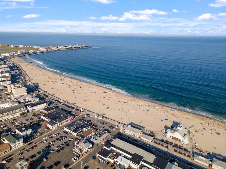 Modern Beach Condo 5 Min. To Beach, Ocean, Strip - Salisbury, MA