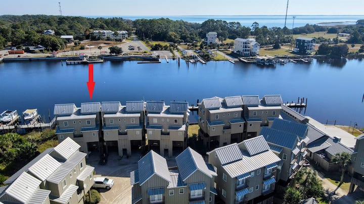 New A Turtle's View1br/2ba 4beds Overlooking River - Carrabelle, FL