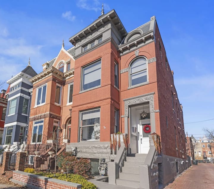 Gorgeous Renovation 2br/2ba With Ac/tv/internet - Hyattsville, MD