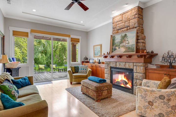 Elegant Boise River Home At Bown Crossing With Hot - Boise