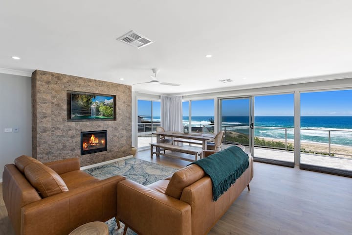 Beachfront | 6 Bedrooms | 2 Kitchens | Views - Toukley
