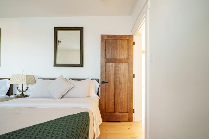Very Comfy Farmhouse Apartment, Unit A 1st Fl. - Lititz, PA