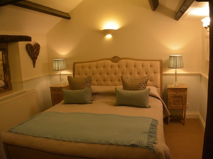 Superior Double Ensuite At The Castle Arms Inn - Bedale