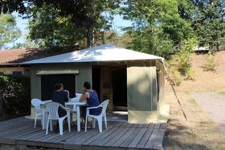 Camping 3 éToiles - Eeiidd - Matour