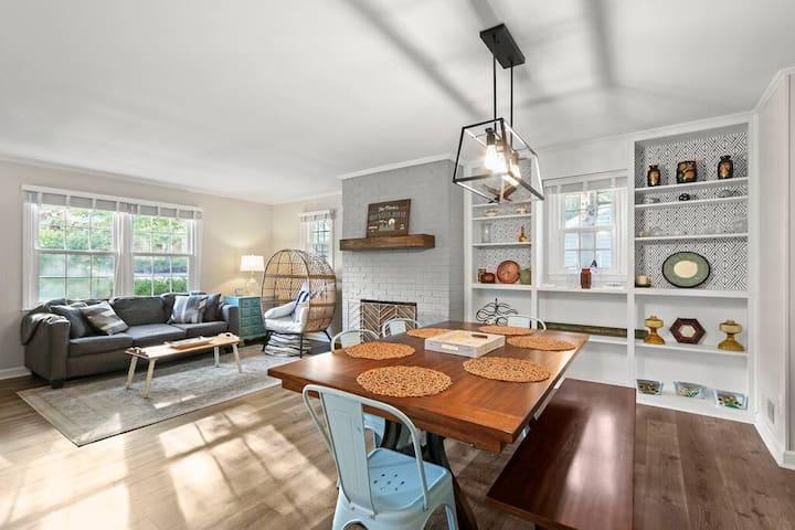 Blowing Rock Retreat: Steps Into Town & Sleeps 10 - Blowing Rock, NC