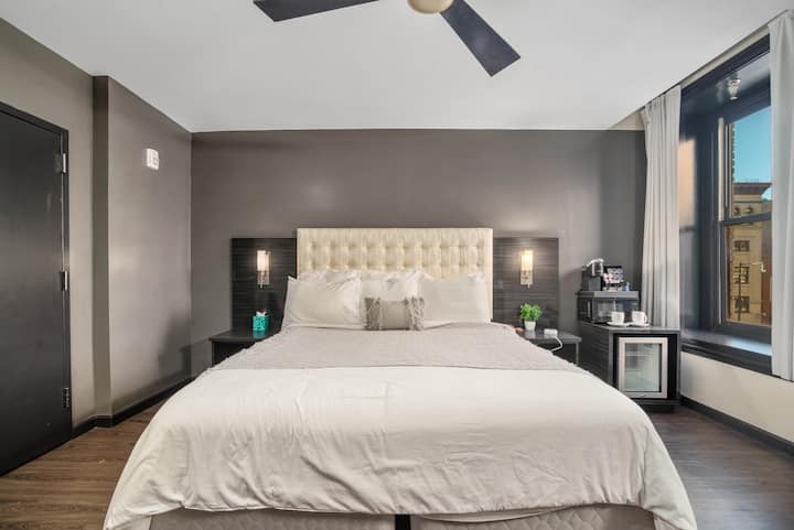 Impressive En Suite Studio - Denver, CO