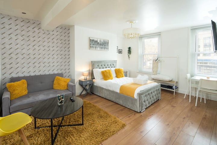 Warm Studio Near Central London -