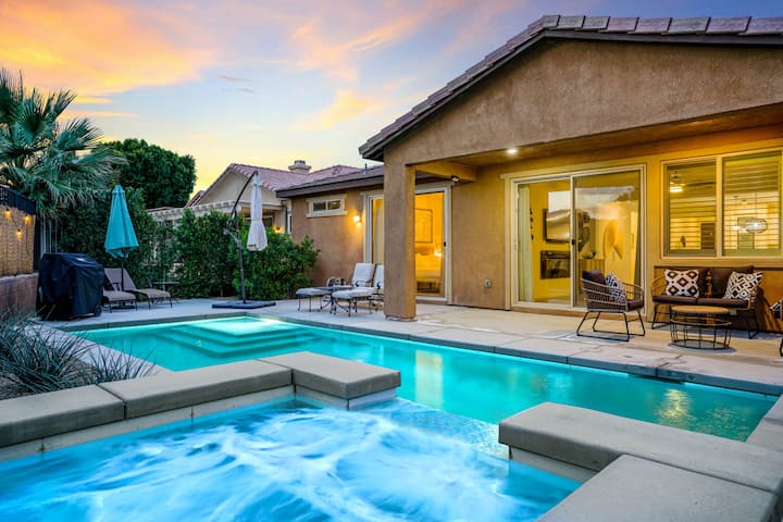 Sunset Oasis: Gameroom, Heated Pool, Gated Home - Indio, CA