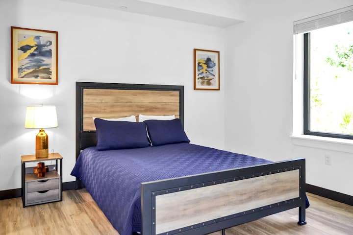2bdr Luxury Getaway: Sports & Wellness Hub - Zephyrhills, FL