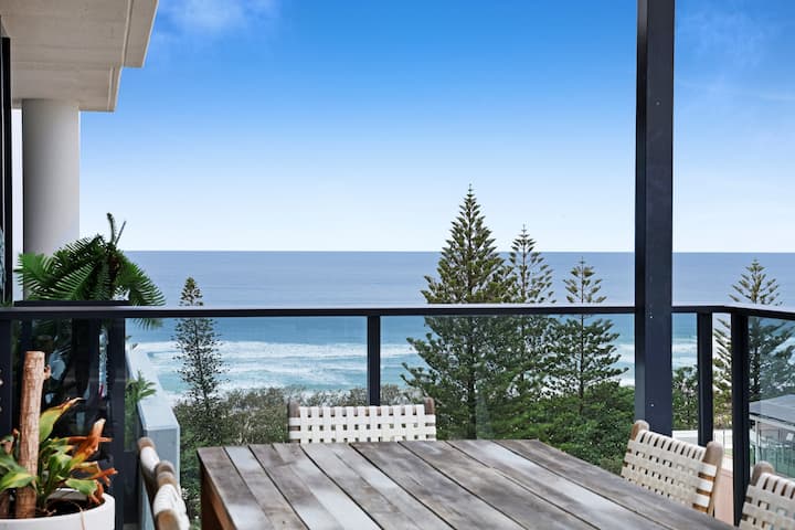 Luxe Beachfront 2-bed With Gym, Pool & Views - Bond University