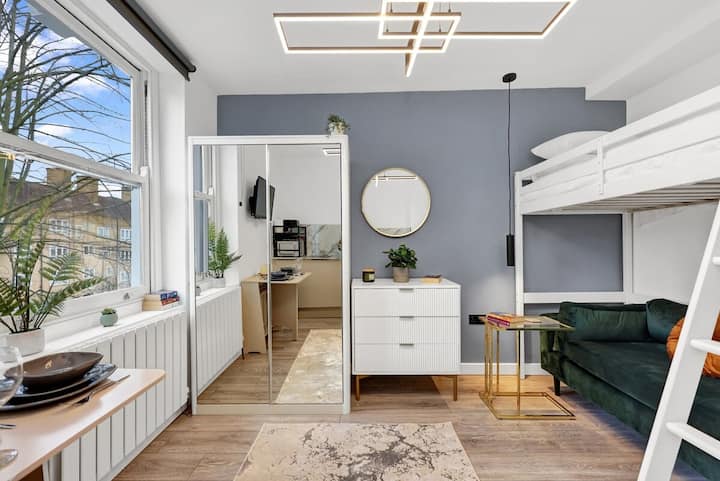 Single Studio Flat Close To Camden! - London