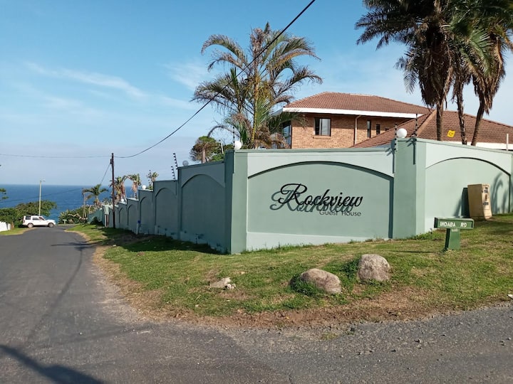 Whole House Sleeps 16 Rooms 3-8 - Port Edward