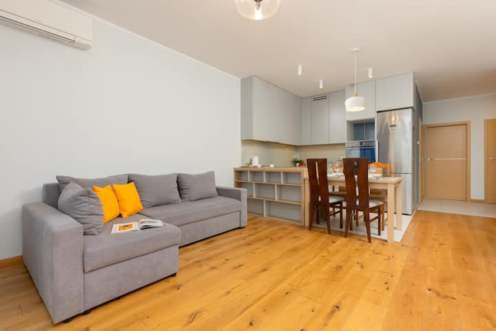 Miedzyborska 8b | Apartment For 6 Guests | Parking - Warszawa