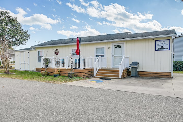 1 Mi To Surfside Beach: Coastal Cottage - Garden City, SC